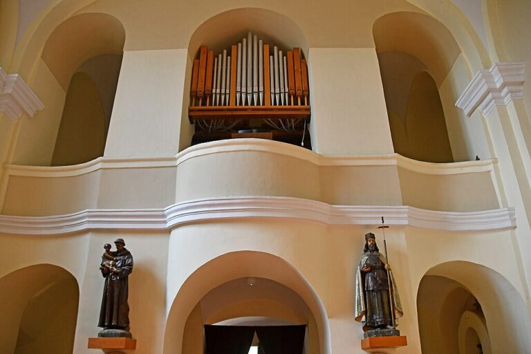 Ádánd, Római Katolikus templom – de Orgelsite | orgelsite.nl