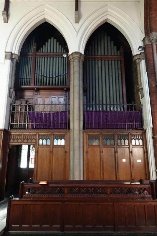 London (Clapham), Church of Saint Peter – de Orgelsite | orgelsite.nl