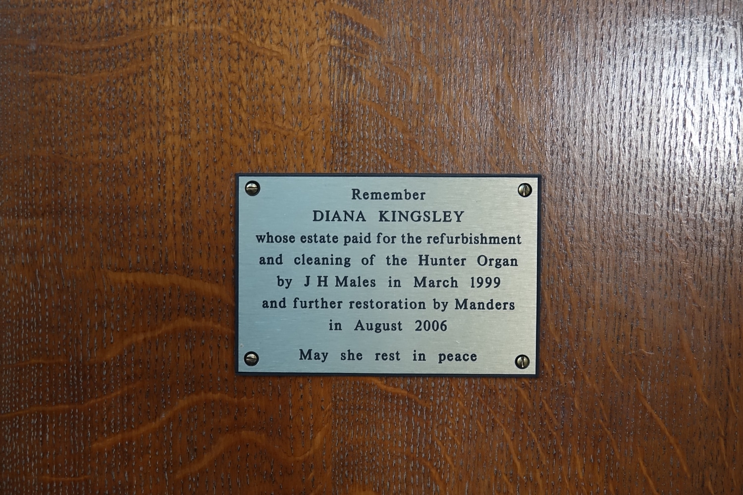 London (Clapham), Church of Saint Peter – de Orgelsite | orgelsite.nl