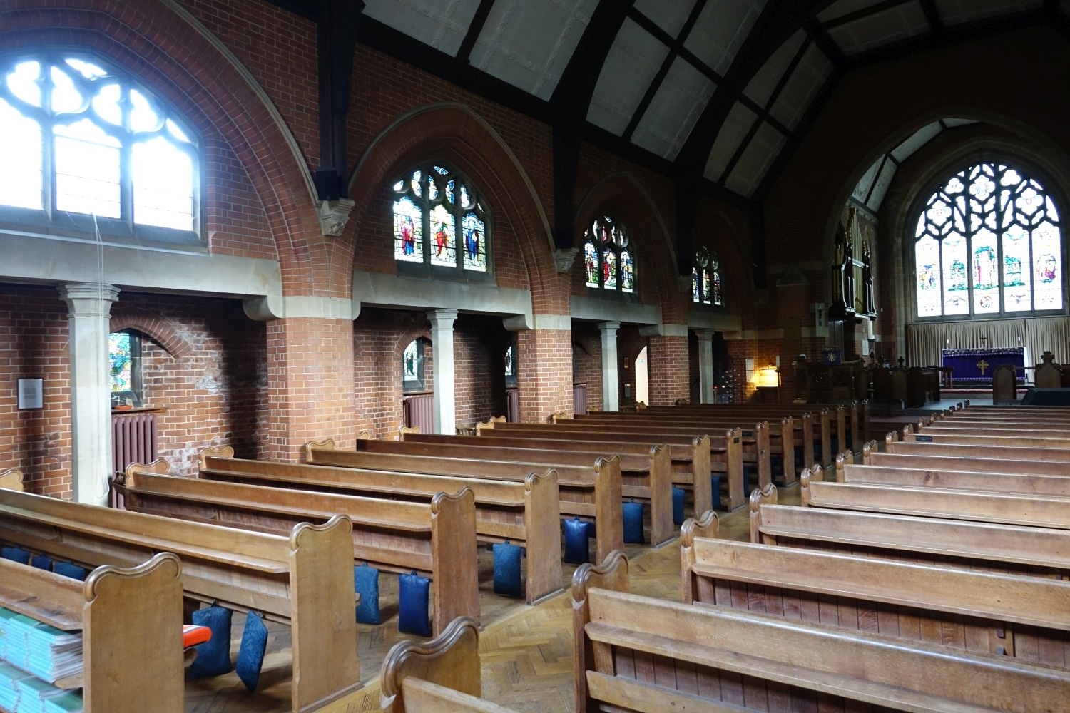 Tadworth, Church of the Good Shepherd – de Orgelsite | orgelsite.nl